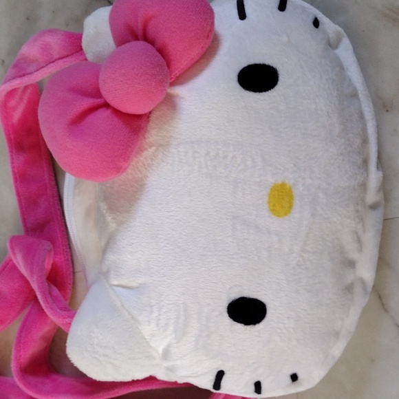 Hello Kitty | Accessories | Hello Kitty Crossbody Purse | Poshmark